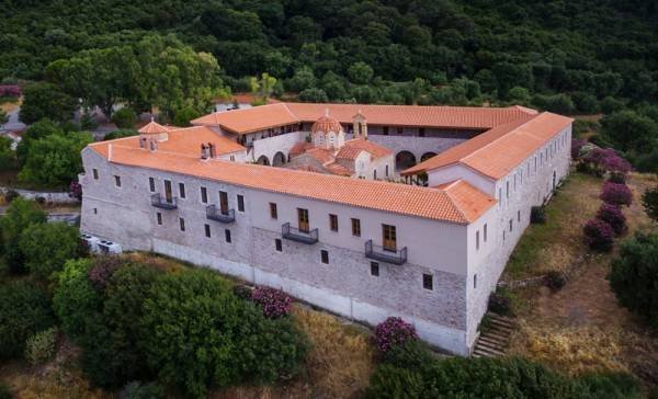 ΕΠΙΣΚΕΨΗ ΣΤΗΝ ΙΕΡΑ ΜΟΝΗ ΒΟΥΛΚΑΝΟΥ - Davillas Tours